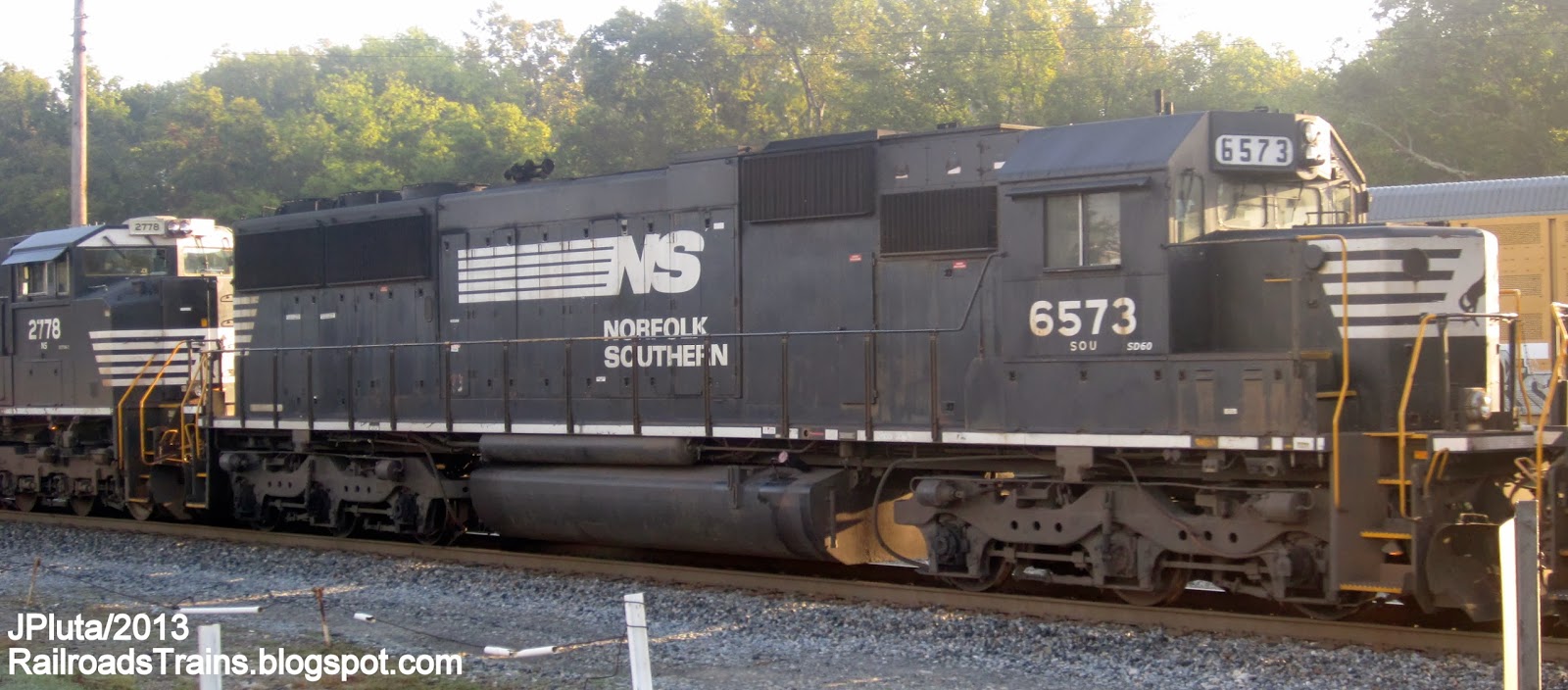 RAILROAD Freight Train Locomotive Engine EMD GE Boxcar BNSF,CSX,FEC ...