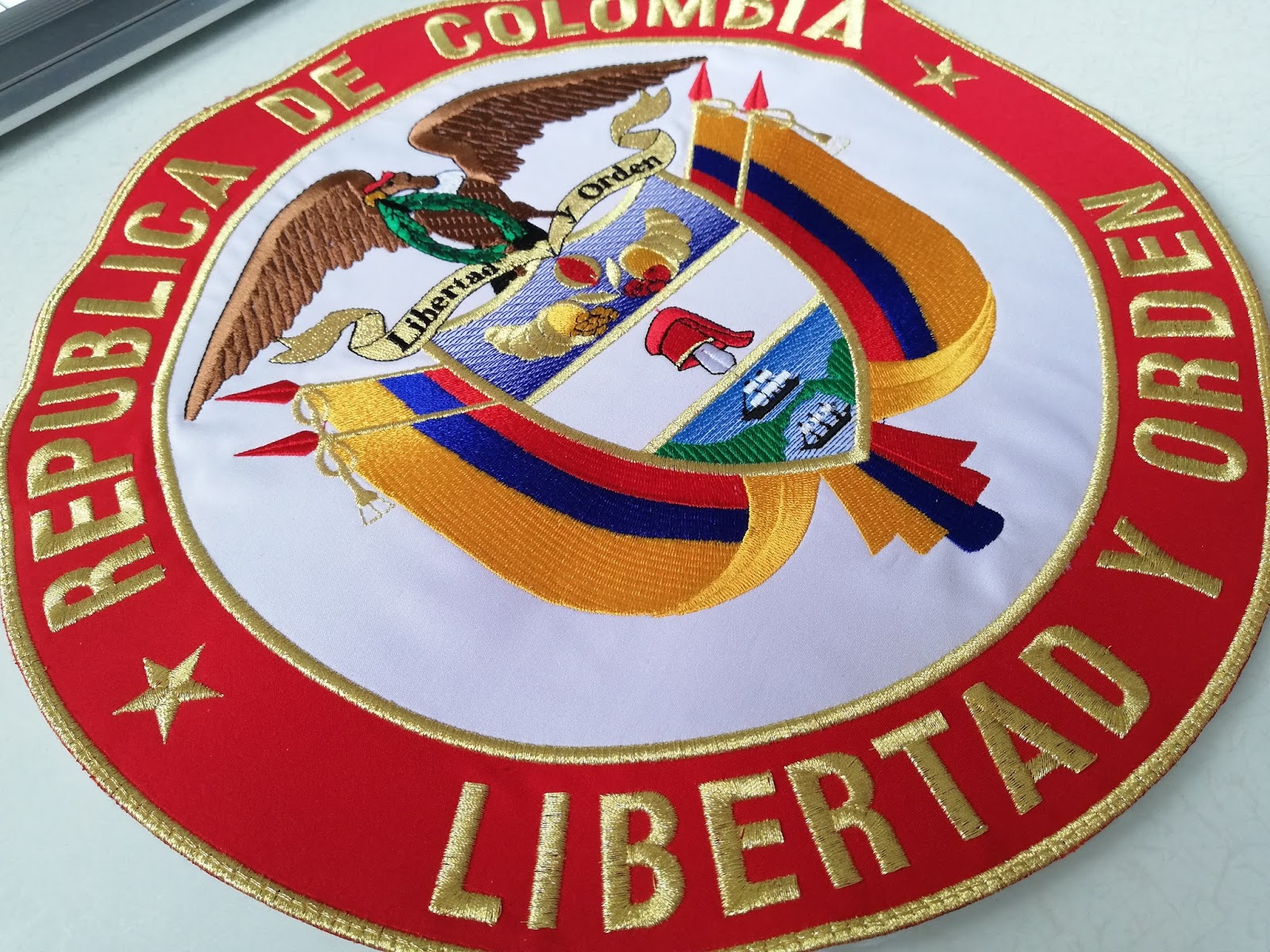 ESCUDO COLOMBIA BORDADO