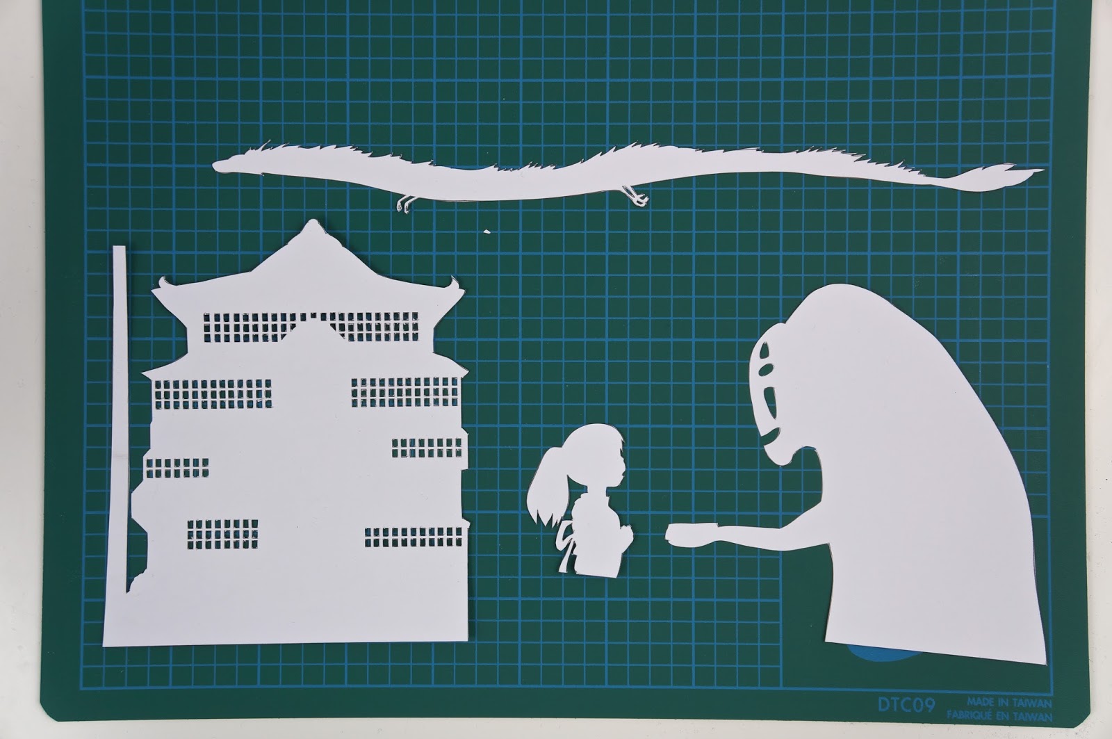 Otaku Crafts: Silhouette Cylinder Papercraft Lights