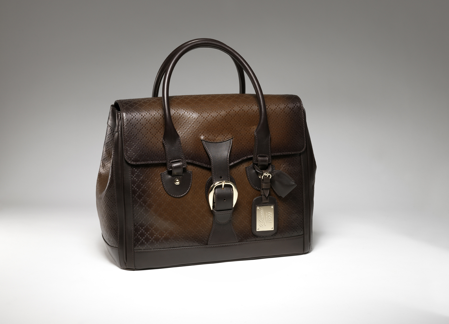 Luxury Baku: Gucci's 1921 Collection