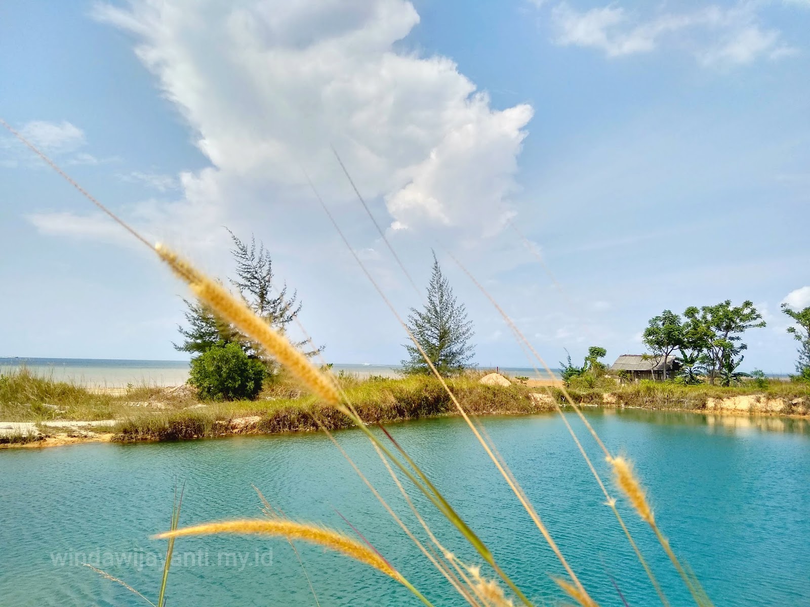 Wisata Gratis Danau Tosca Nongsa Batam - Winda Wijayanti
