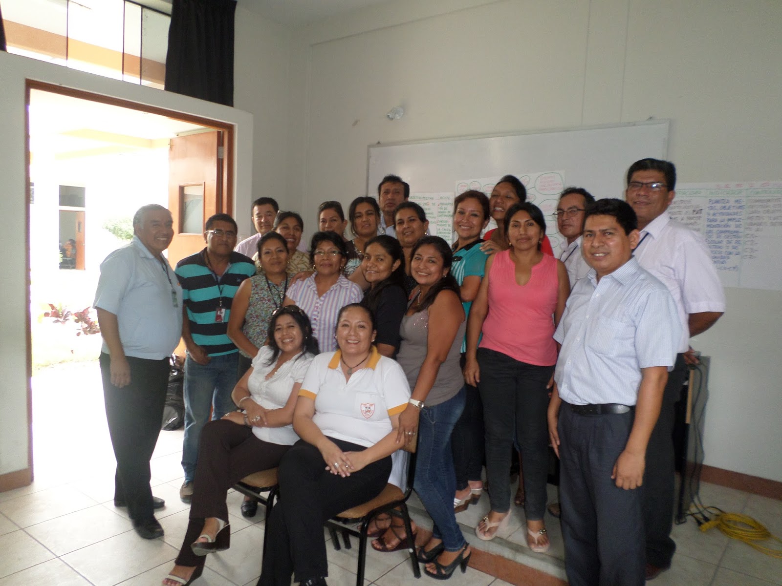 ALCIDES TORRES PAREDES: GESTIÓN ESCOLAR: nuevos desafíos