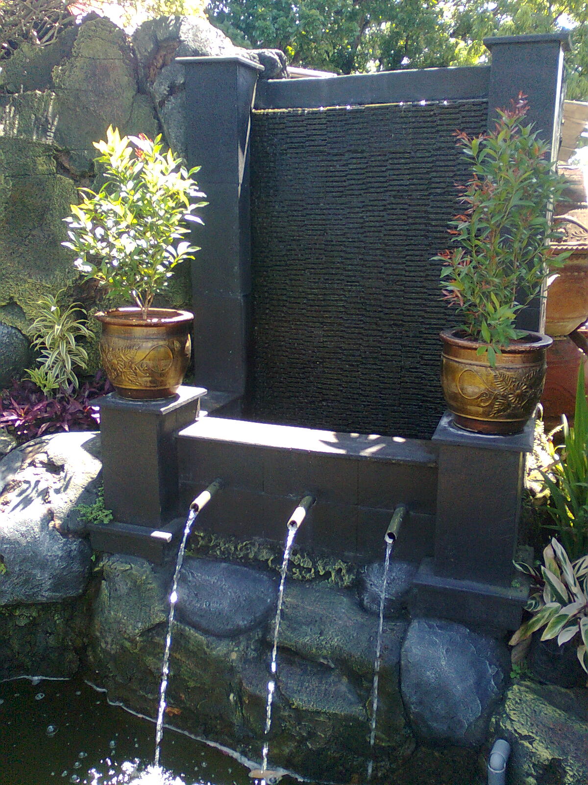 KOLAM IKAN KOI,,KOLAM AIR MANVCUR,KOLAM MUNGIL,KOLAM HIAS ,MINIMALIS ...