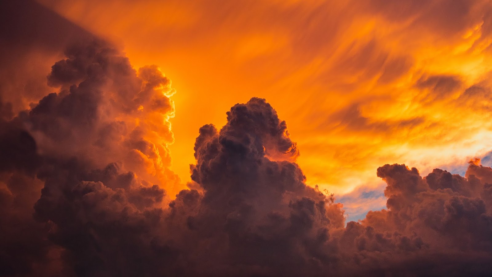 Wallpaper Golden Clouds Sunset Sky Evening wallpaper-golden-clouds-sunset-sky-evening