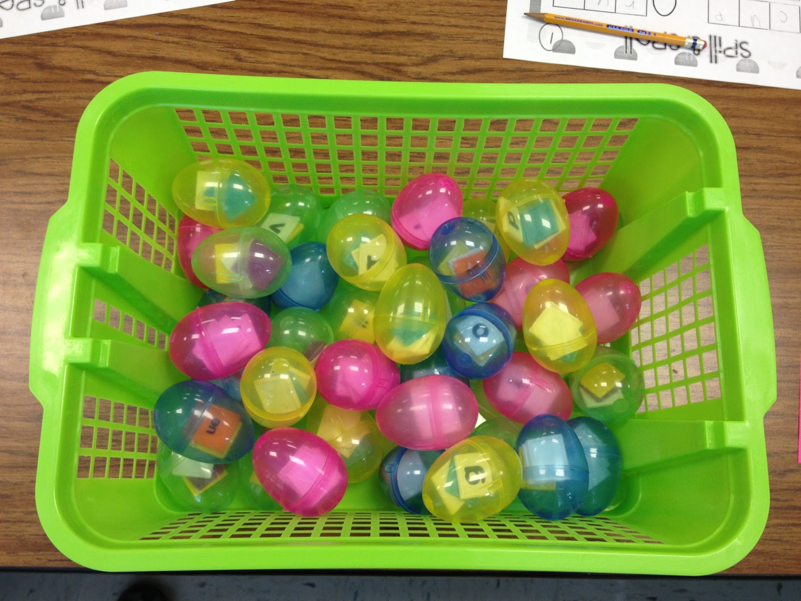 Little Miss Glamour Goes To Kindergarten: Easter Freebies...fill your ...