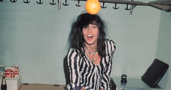 Breathing : the many looks of steven tyler