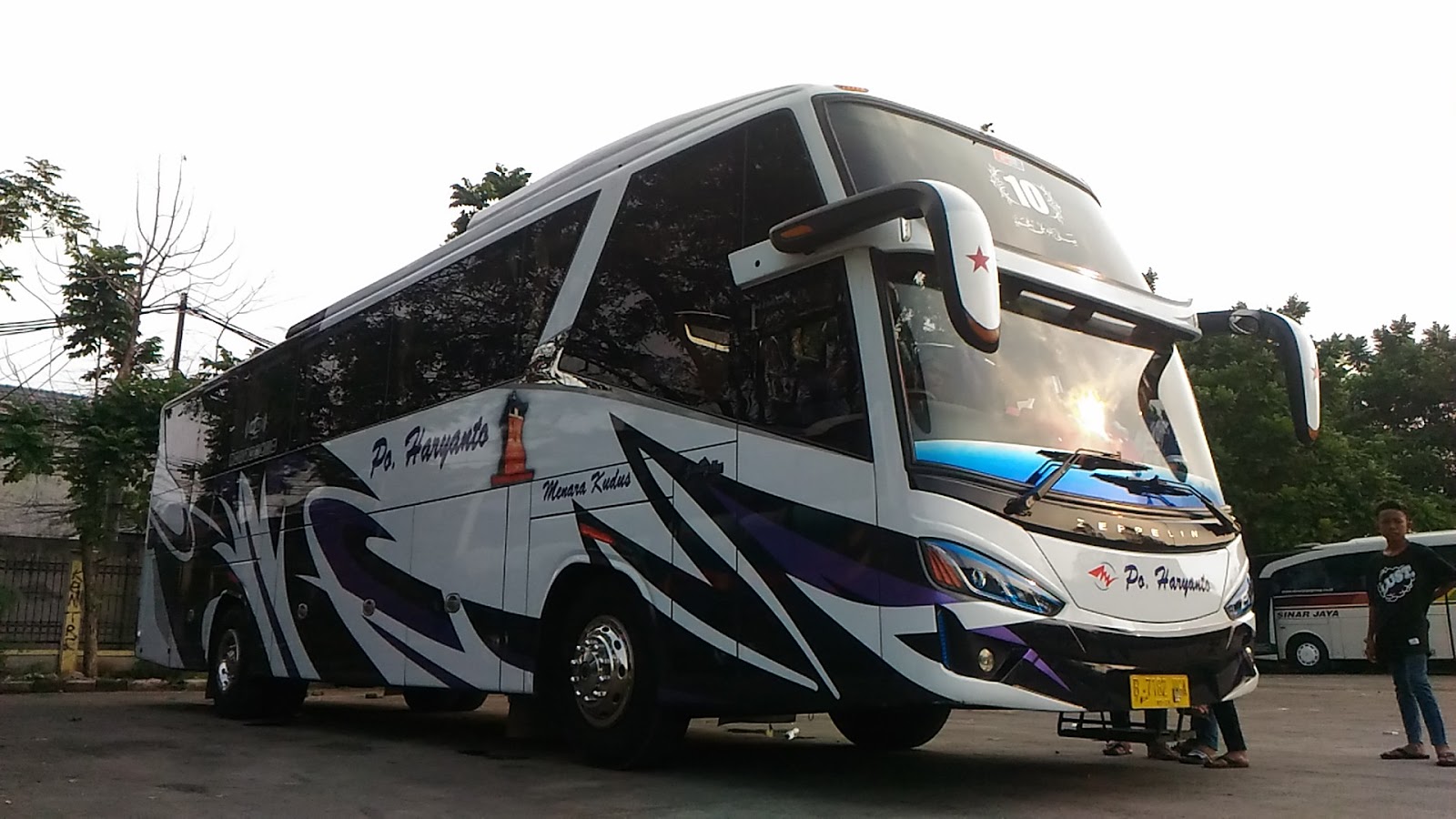 Karoseri Gunung Mas Pabrik Pembuatan Bus Asli dari Madiun #MadiunFact ...