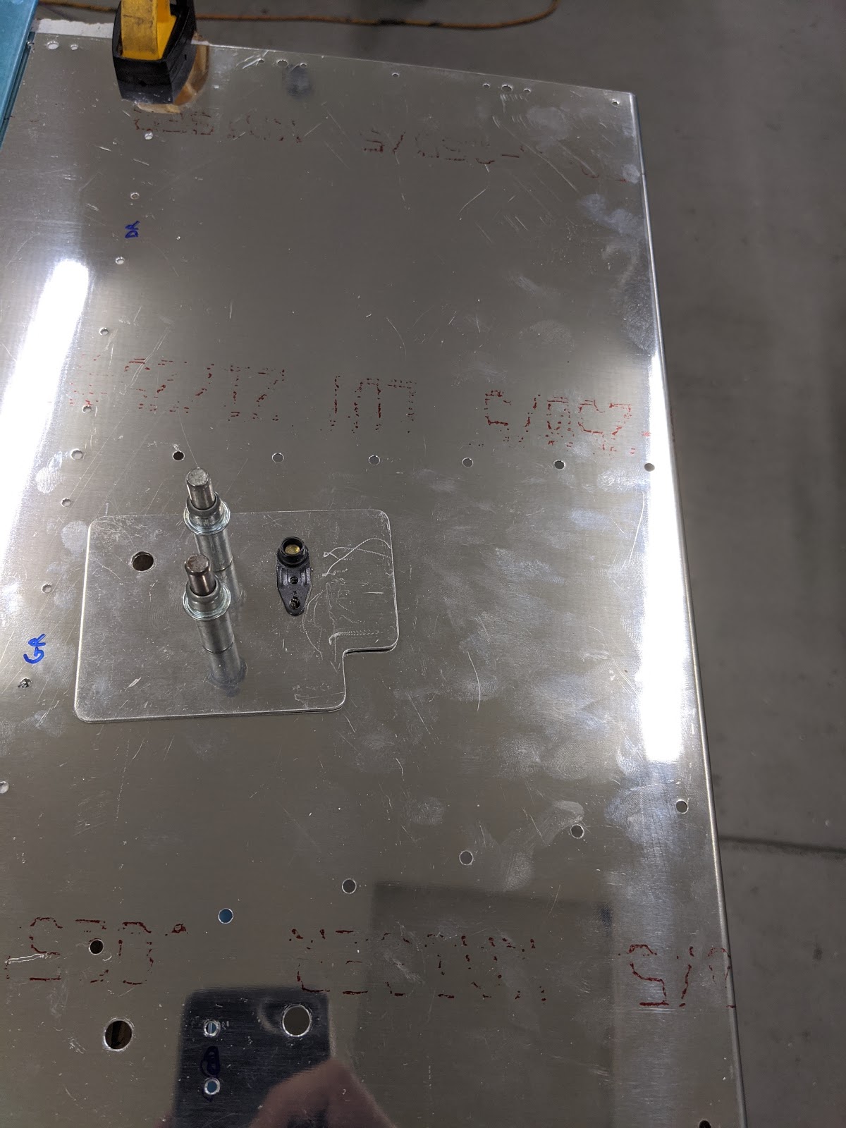 Damazio family's RV-10 project: Baggage area O2 tank attachment points ...