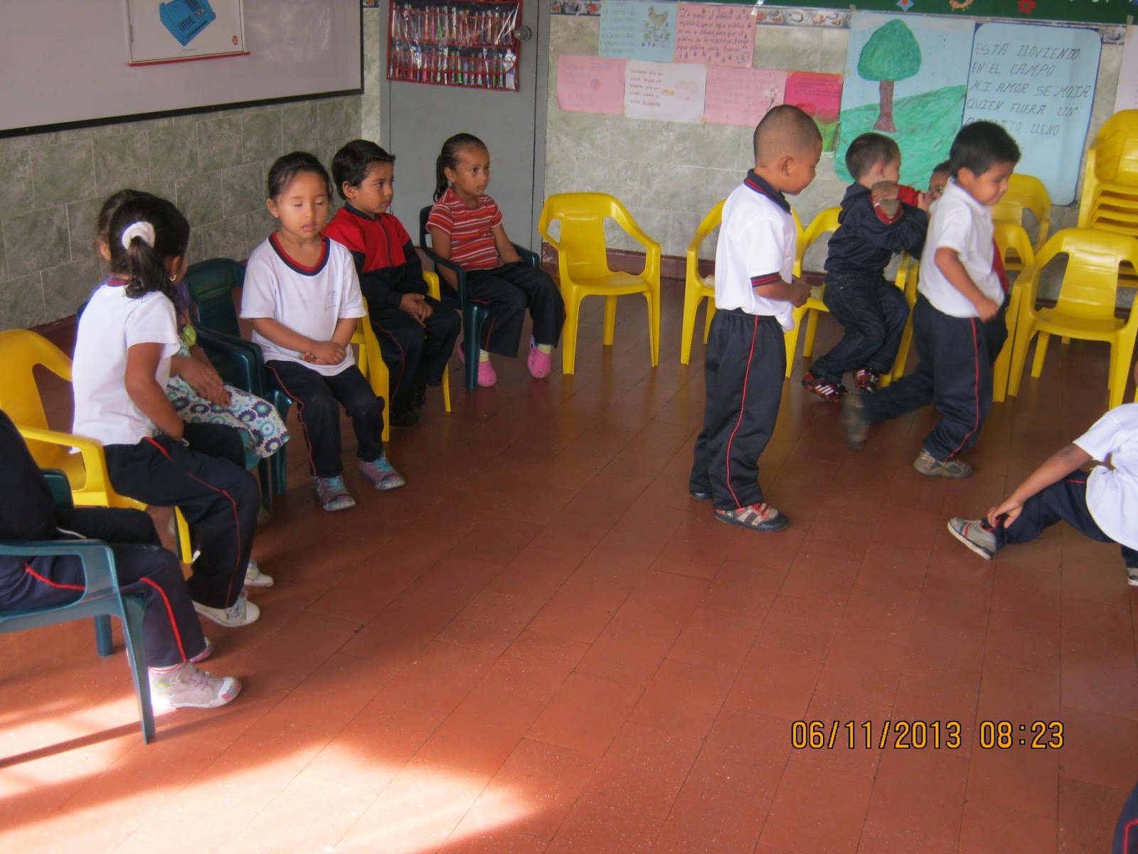 DESCUBRIENDO EL MUNDO DE PEQUENIÑES