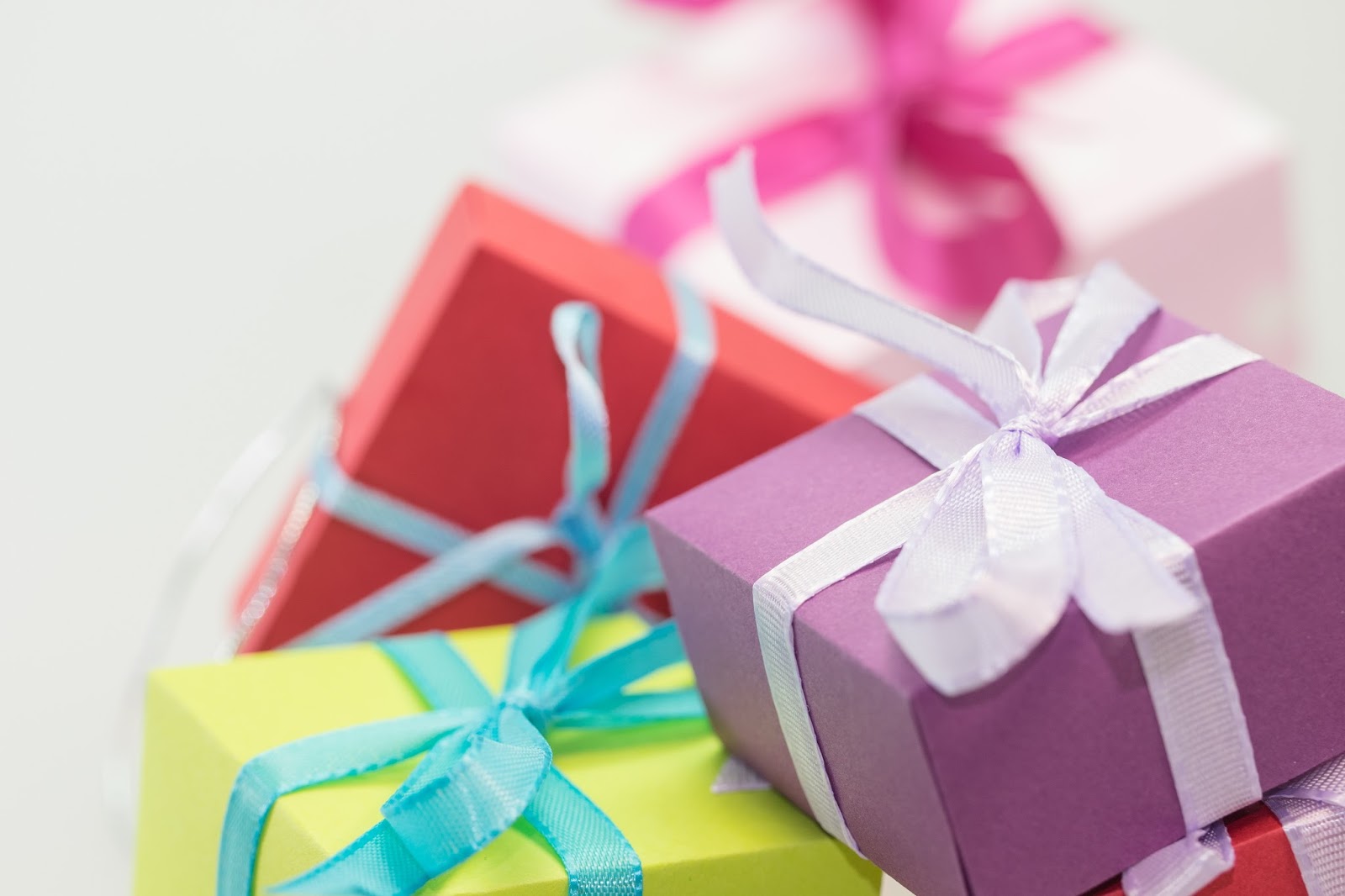 The Etiquette Factory Blog: Accepting & Receiving Gifts Graciously