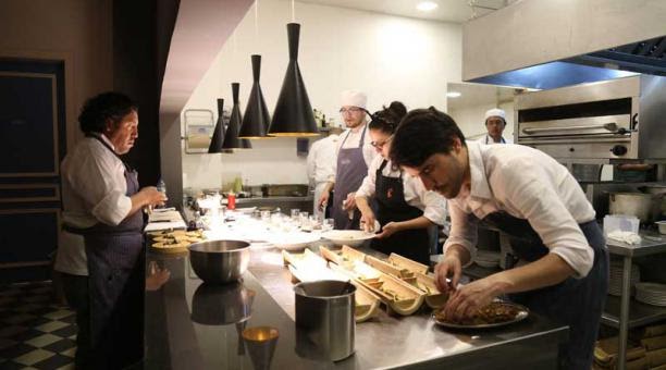 ¿Cómo Organizar y Ordenar un Restaurante?