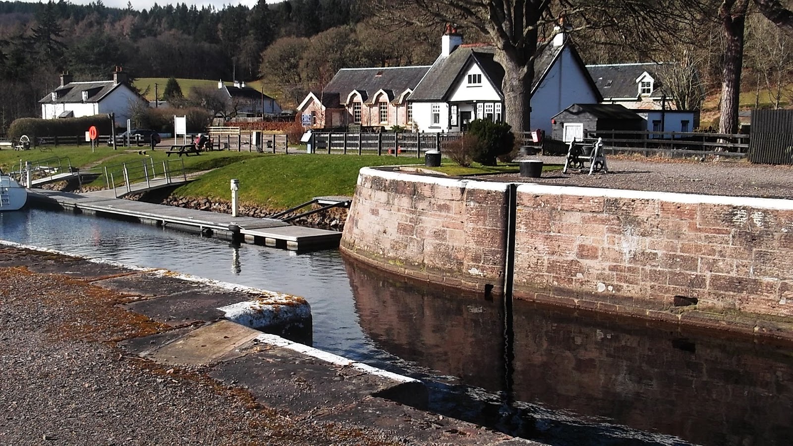 Walk Cycle Caledonian Canal: Tomnahurich Bridge to Dochgarroch Lock