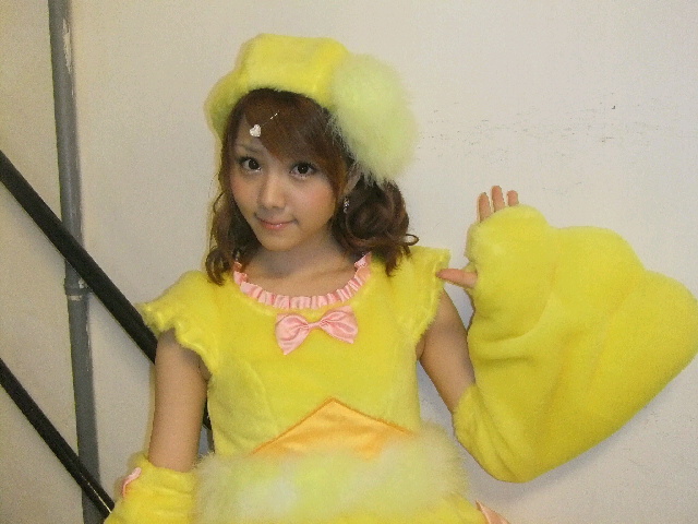 MuSuMeTaNaKaMei: Morning Musume "Pyoko Pyoko Ultra" Blog Pics