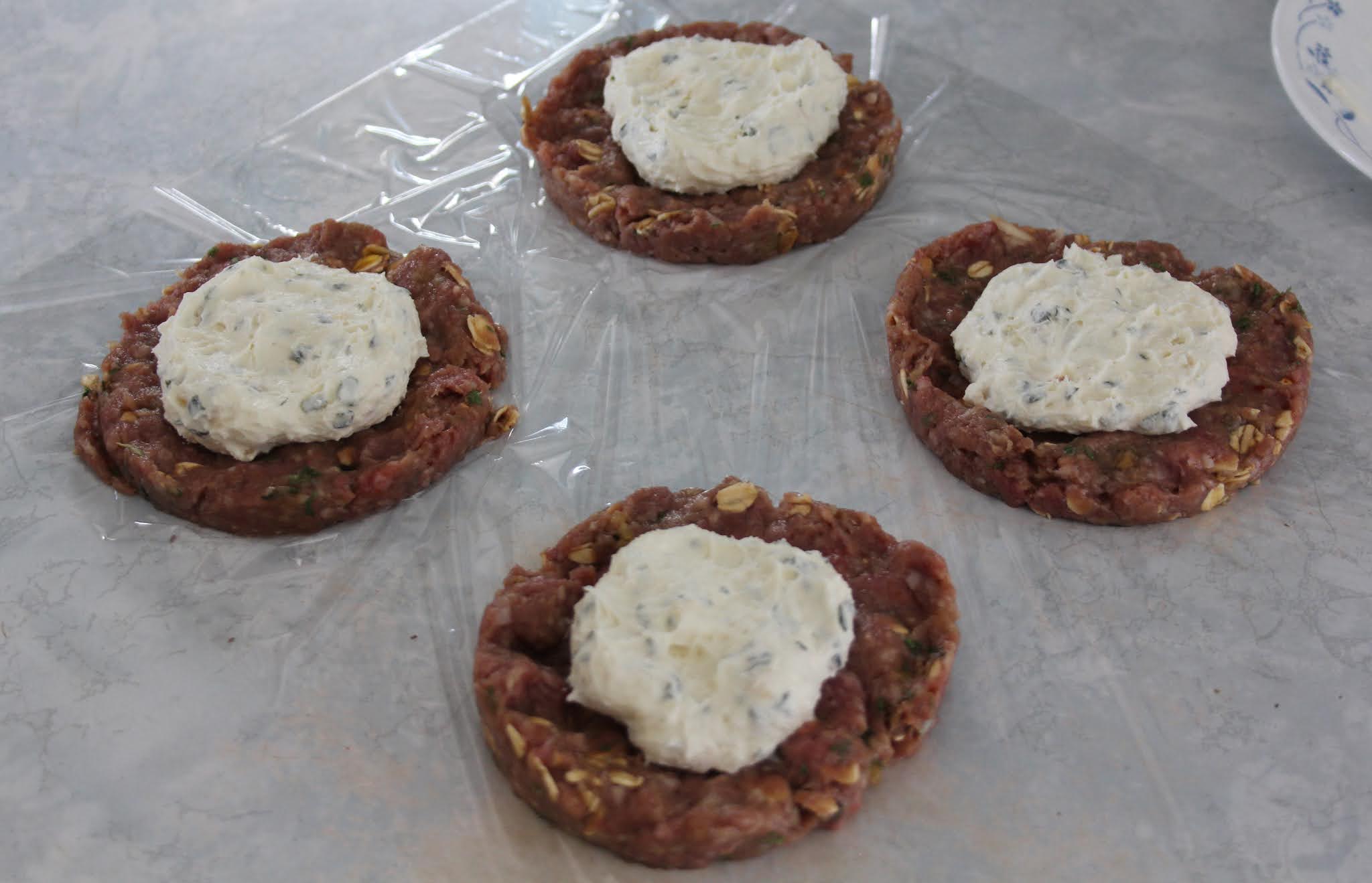 Jo and Sue: Garlic Overload Burger