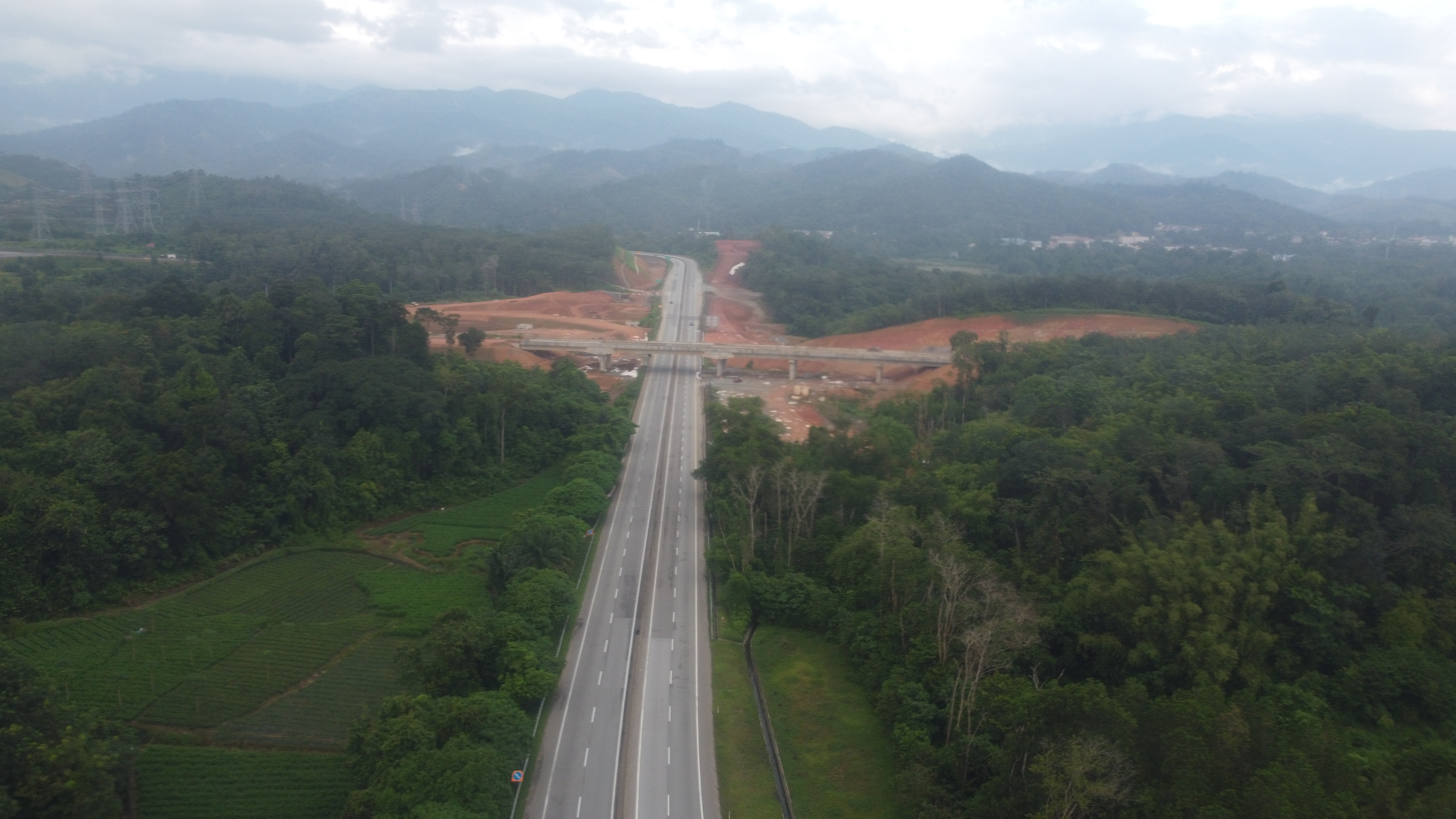 Jalan Baru Lebuhraya Karak - Bentong - Raub - Lipis Dalam Pembinaan.