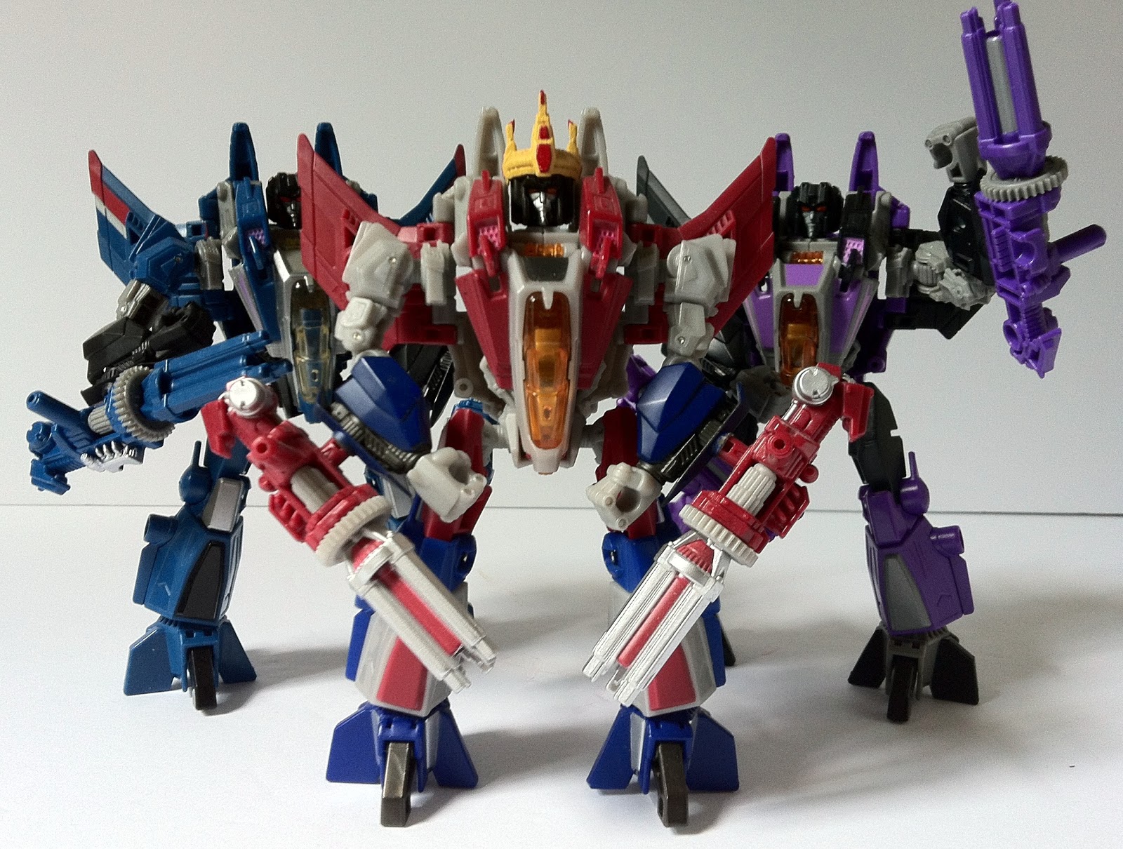Transformers Reviews: Starscream gets his Crown.....and Missiles!