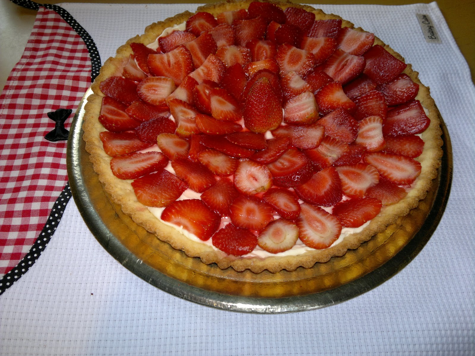 DULCES MOMENTOS: tarta de frutillas y crema pastelera!!!!!