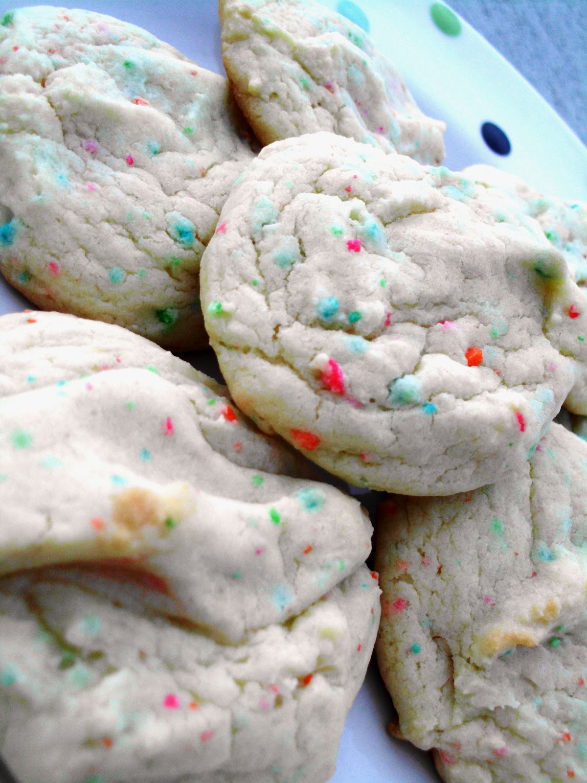 The Nummy Little Blog: Cake Batter Cookies