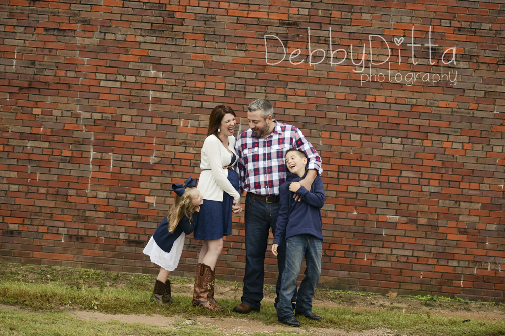 Debby Ditta Photography: The Standlee Family / Maternity / Rainy day ...