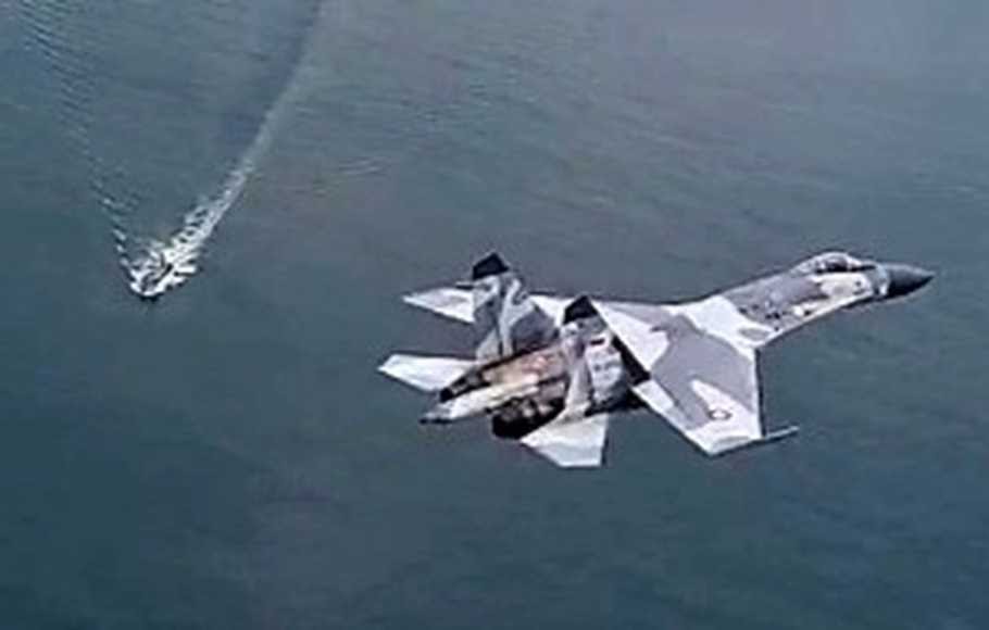 DEFENSE STUDIES: TNI AU dan AL Laksanakan Operasi Gabungan di ALKI II