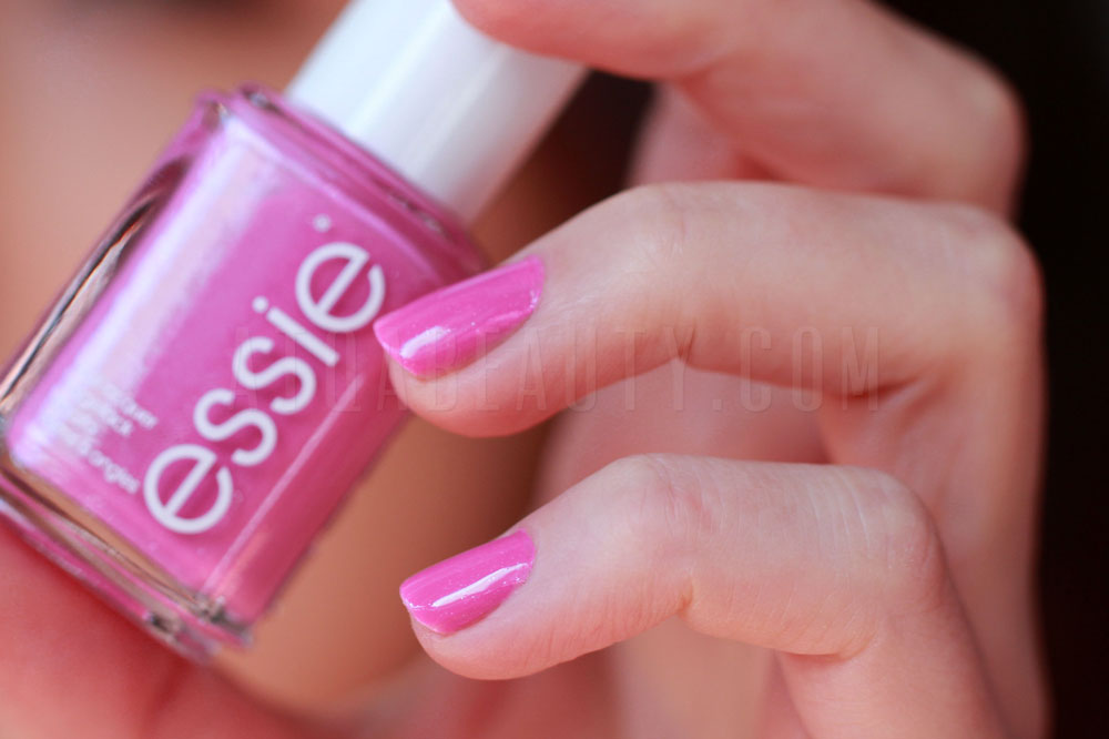 Paznokcie :: Madison Ave-Hue ESSIE | Atqa Beauty Blog | atqabeauty.com