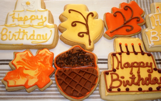 Country Cupboard Cookies Blog: Decorated Sugar Cookies for Fall!