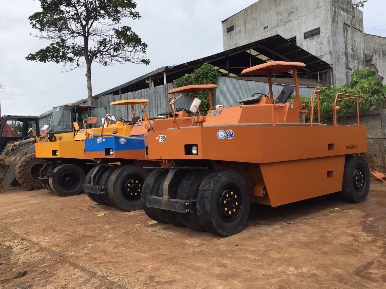 Pusat Jual Beli Alat Berat Bekas Terlengkap: Pneumatic Tire Roller ...