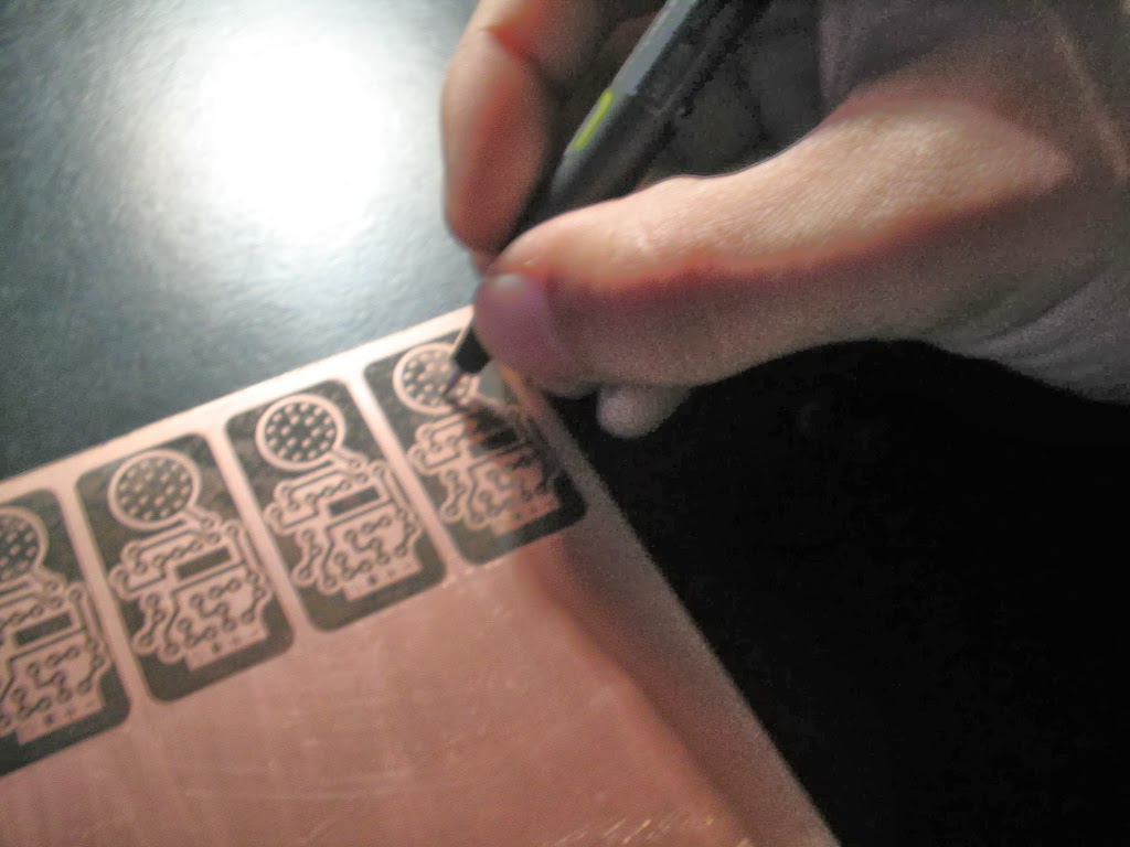 e-TRONICA: Simple Etching Technique for PCBs