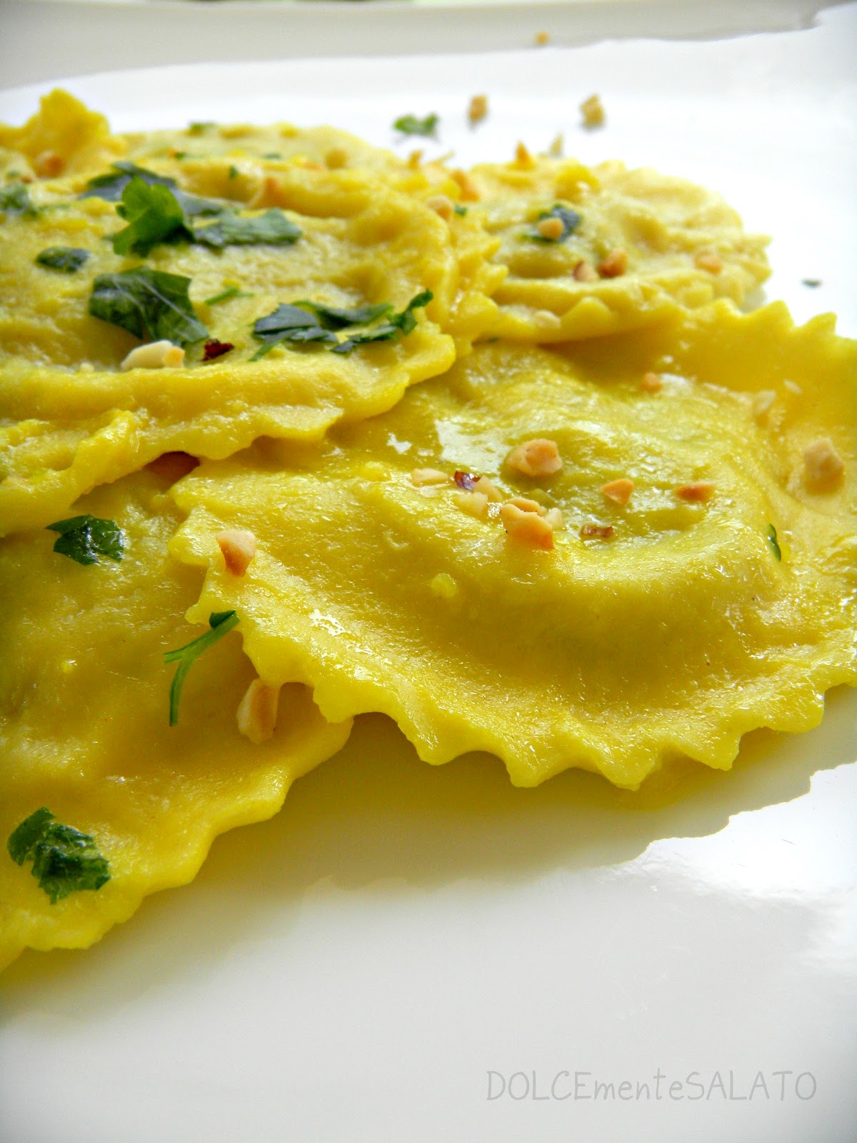 DOLCEmente SALATO: Ravioli ripieni di patate, melanzane e nocciole