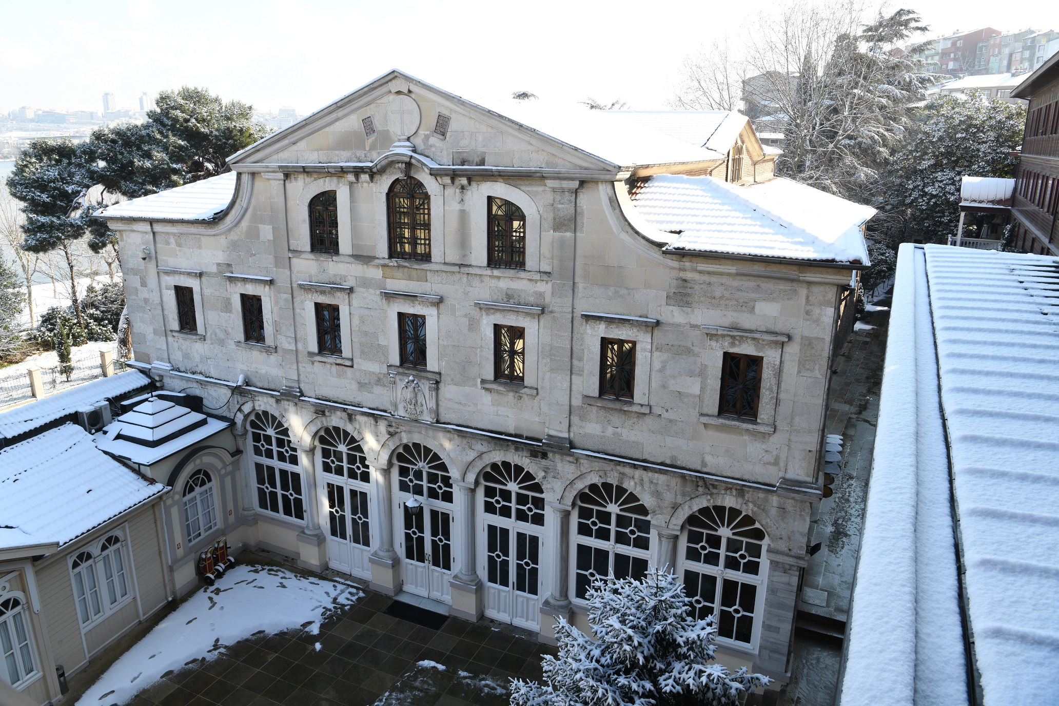 ΦΩΣ ΦΑΝΑΡΙΟΥ: ΣΗΜΕΡΑ ΣΤΟ ΧΙΟΝΟΣΚΕΠΑΣΤΟ ΦΑΝΑΡΙ (ΦΩΤΟ)