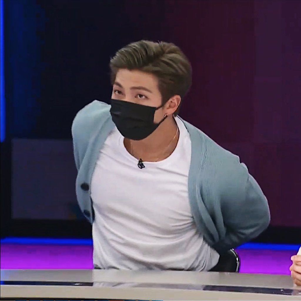 [theqoo] BTS'ten RM'in, KBS 9 Haberlerinde Giydiği Hırka - KoreZin