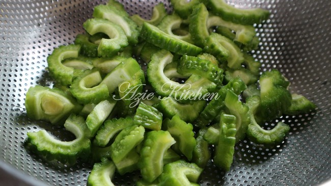 Peria Goreng Dengan Telur Yang Banyak Khasiat - Azie Kitchen