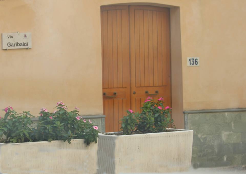 Dialetto Conflentese: Fioriere a Conflenti.