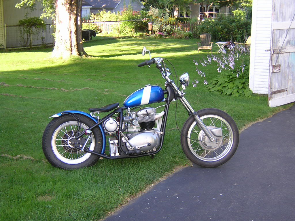 Working.Class.Kustoms: Blue BSA Chopper
