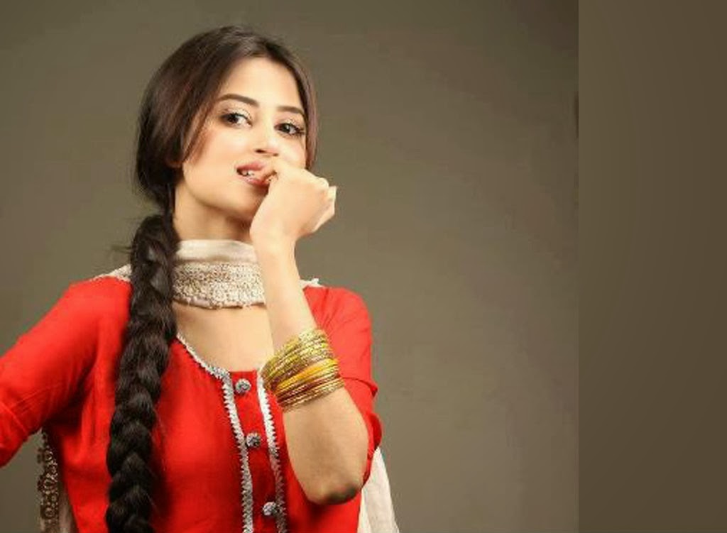 Sajal Ali HD Wallpapers-Show Biz Pakistan