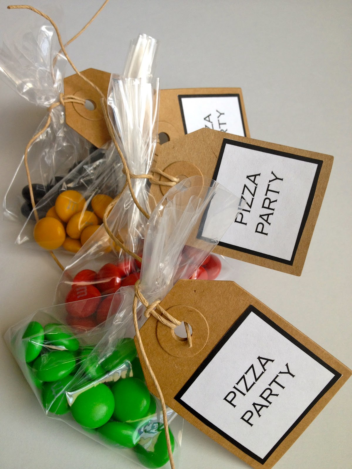kids pizza party: Kids pizza party prize tags.