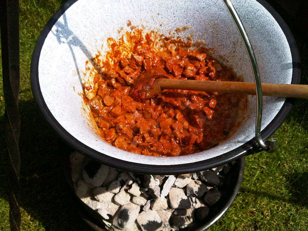 Nicholas Gabor Waxman: Bogracs Gulyas