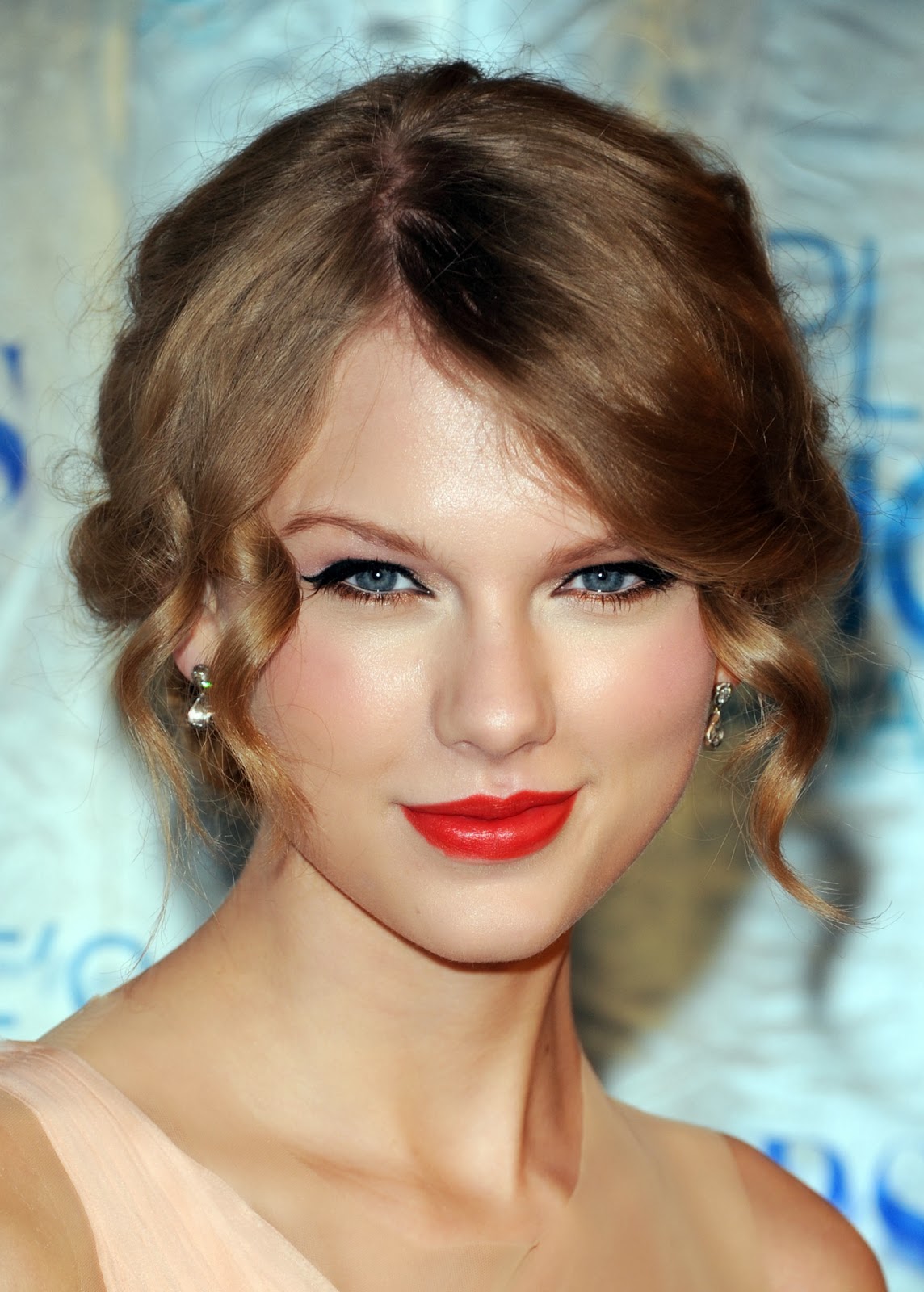 Female Singers: Taylor Swift pictures gallery (2)