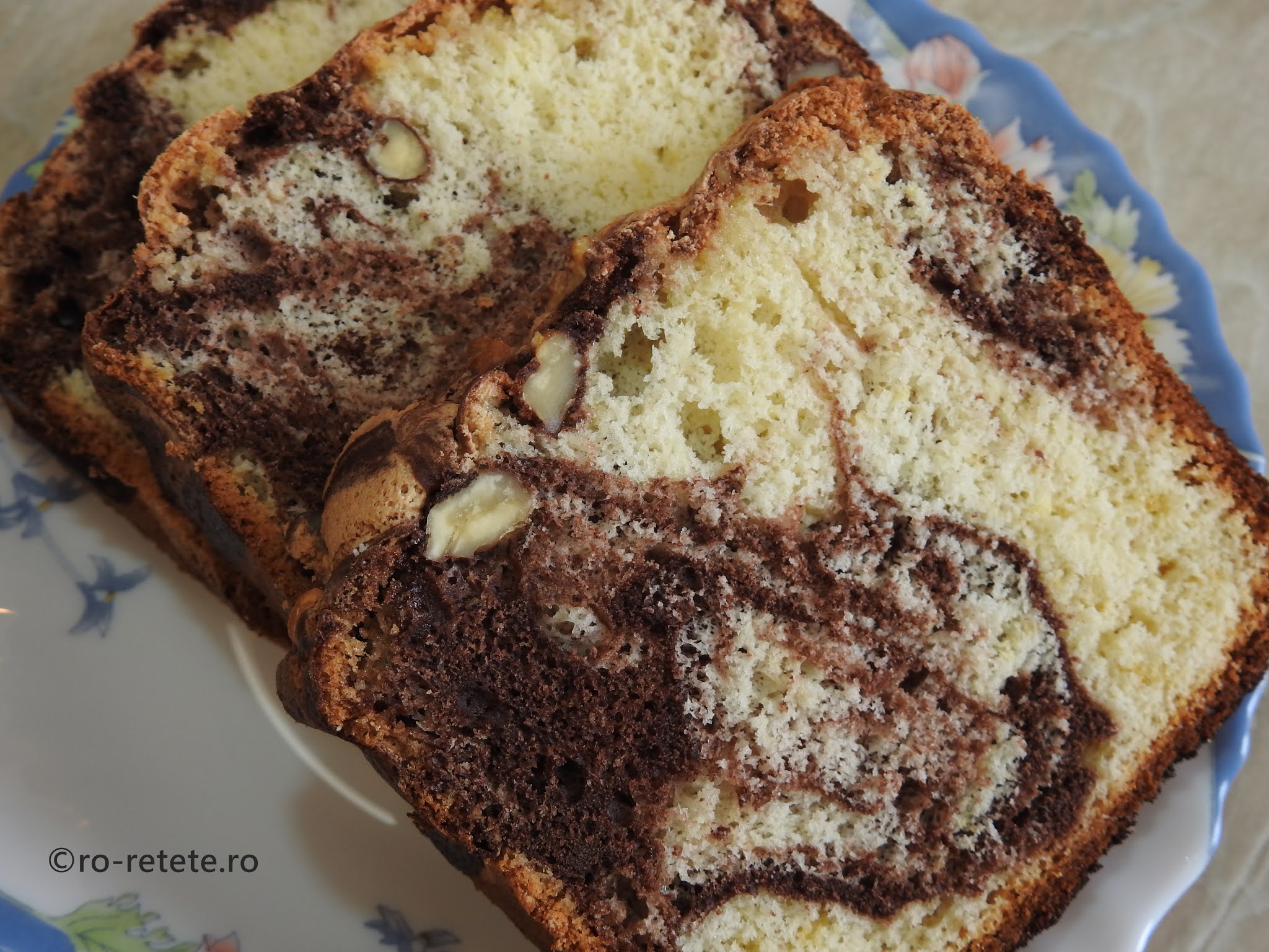 Pandispan cu nuca si cacao reteta | RO-Retete.ro