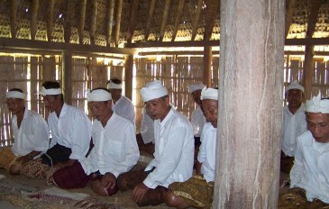 LOMBOK MIRAH SASAK ADIE: Seni Pepaosan.Pembacaan Lontar Kuno di Lombok