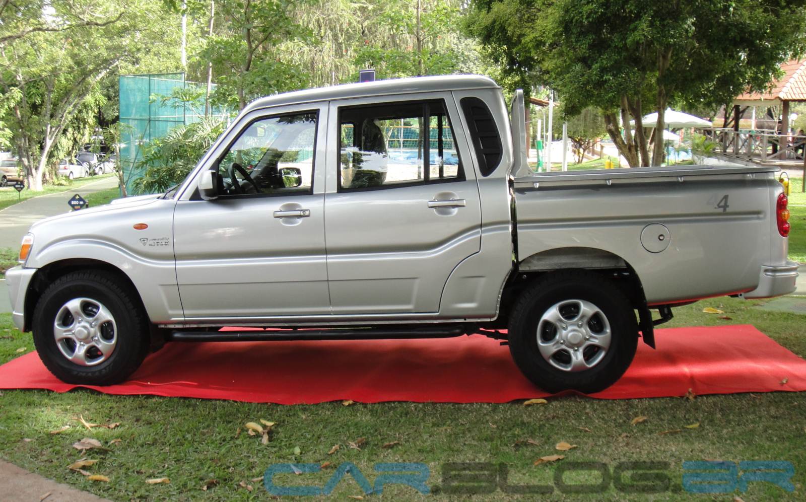 Mahindra Pick-UP 2.6 Turbo Diesel 4x4 tem preço de R$ 89.900 reais ...