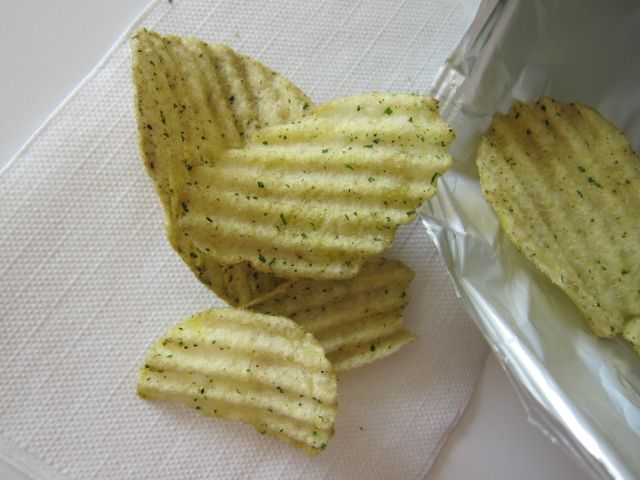 Review: Lay's - Wavy West Coast Truffle Fries Potato Chips