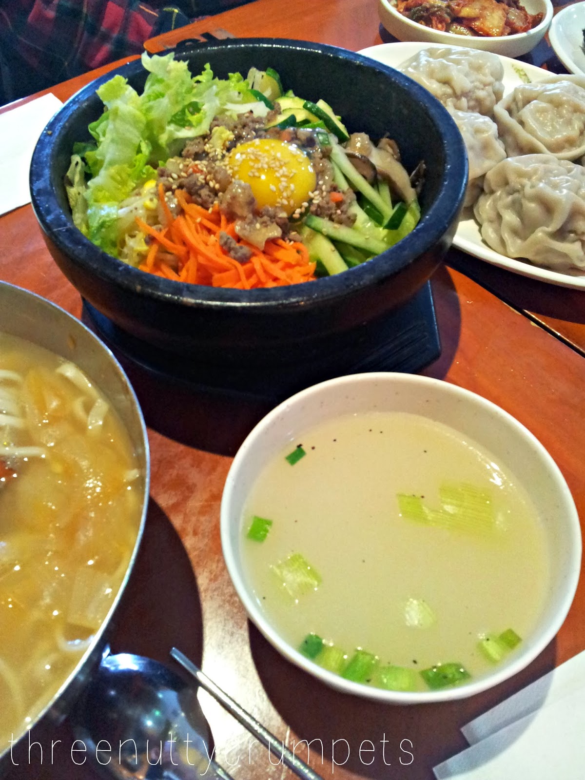 Three Nutty Crumpets: Myoung Dong Khal Kook Soo 명동 갈국수