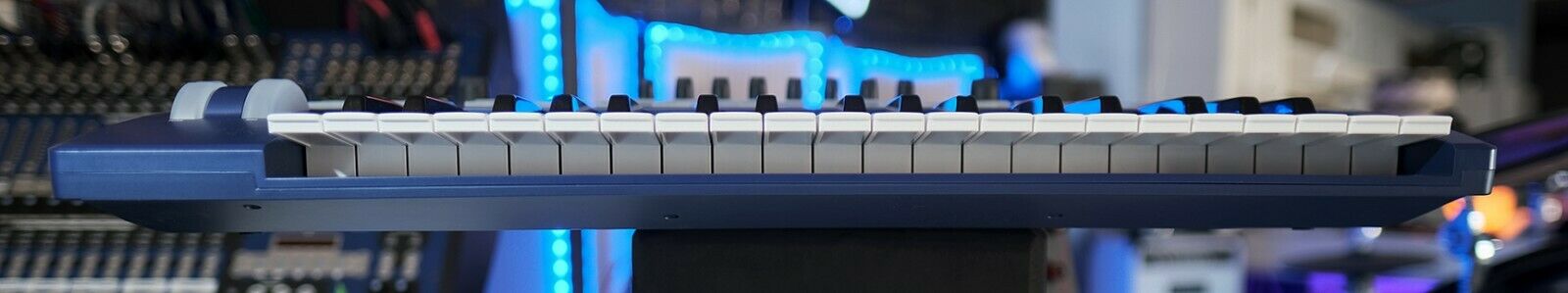 MATRIXSYNTH: Novation Ultranova Keyboard Synthesizer w/ Novatronix Soundset