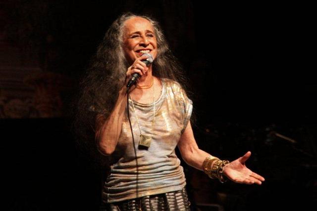 Viajando: Turnê Carta de Amor – Maria Bethânia