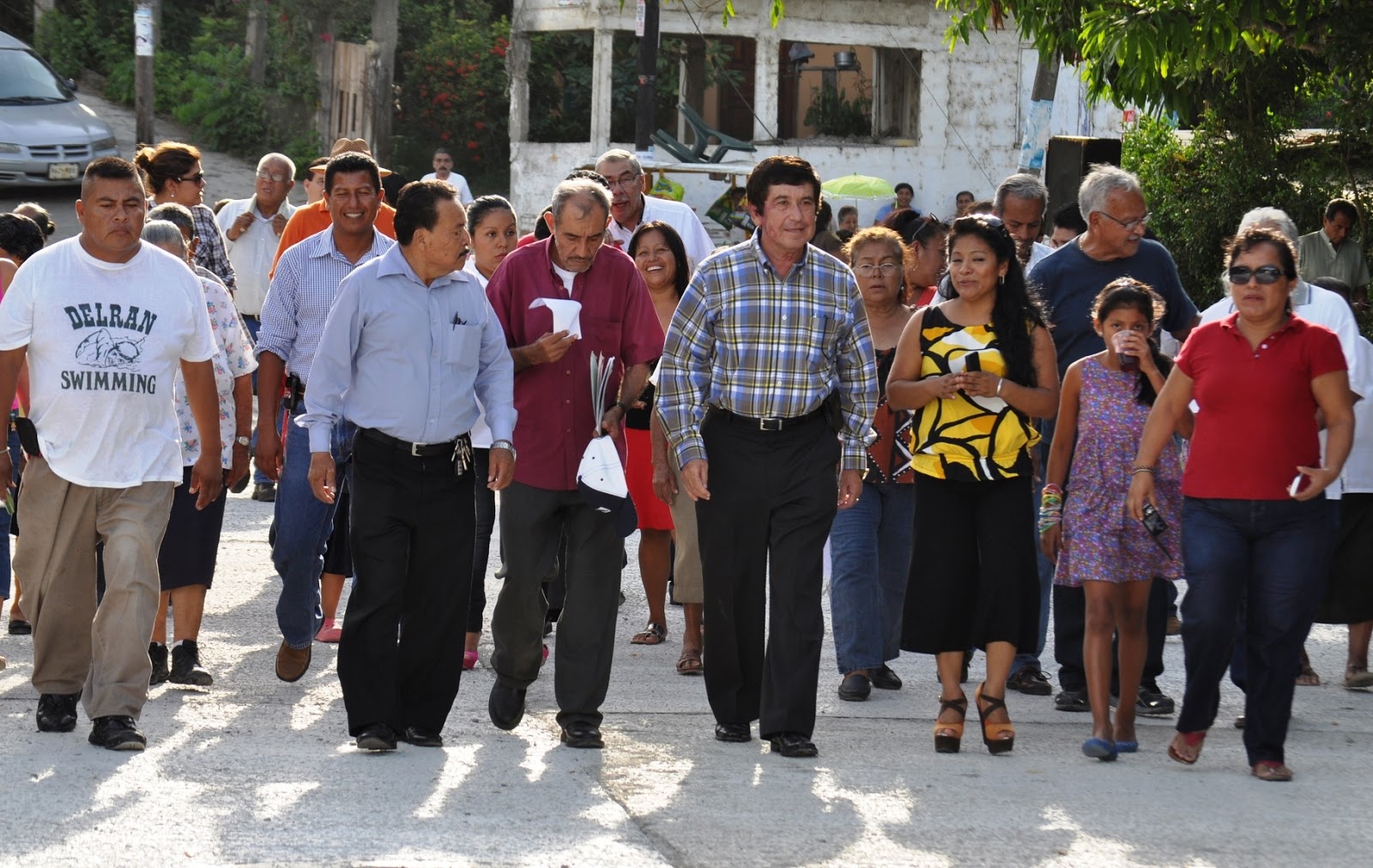 VaXtuxpan. Periodismo Virtual.: LLEGA LA URBANIZACIÓN A LA CALLE CIPRÉS ...
