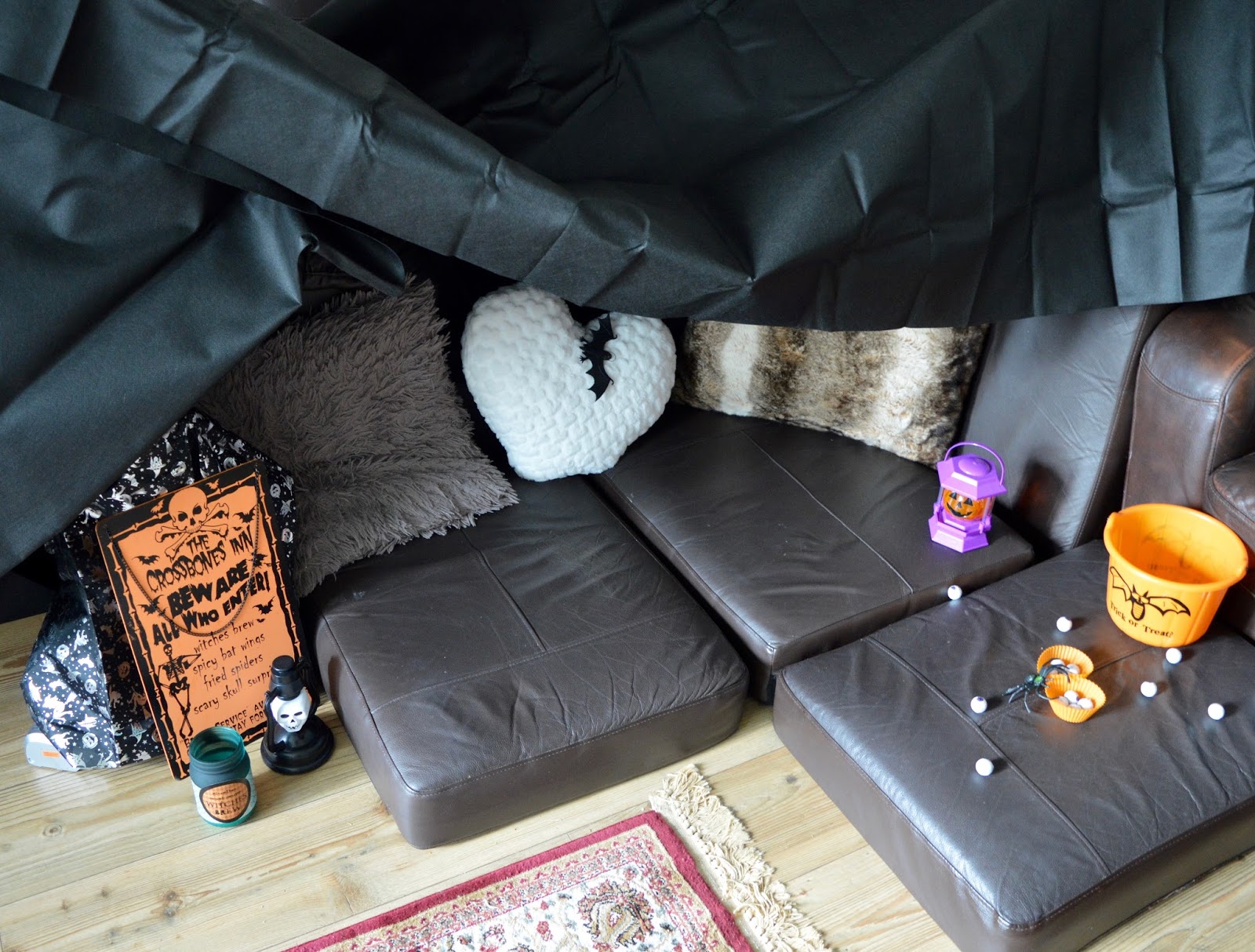 Make your own haunted house in your living room this Halloween with DFS ...