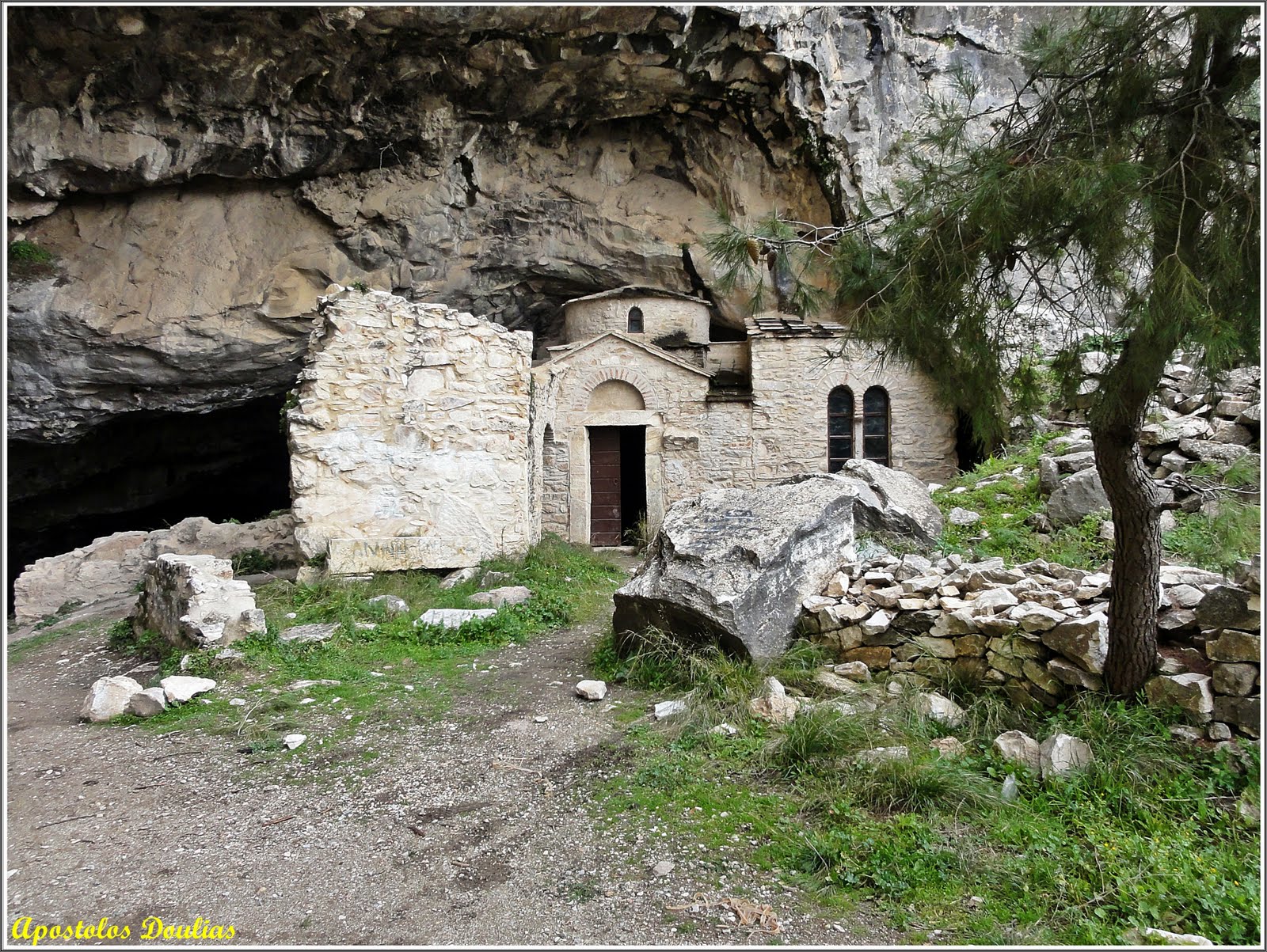 Spooky Greek Story: Φωτογραφίες: Η Σπηλιά του Νταβέλη στην Πεντέλη