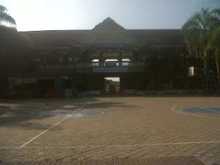 ZULKIFLI HAZMAR: Penjelasan Singkat tentang PONDOK MODERN GONTOR 2