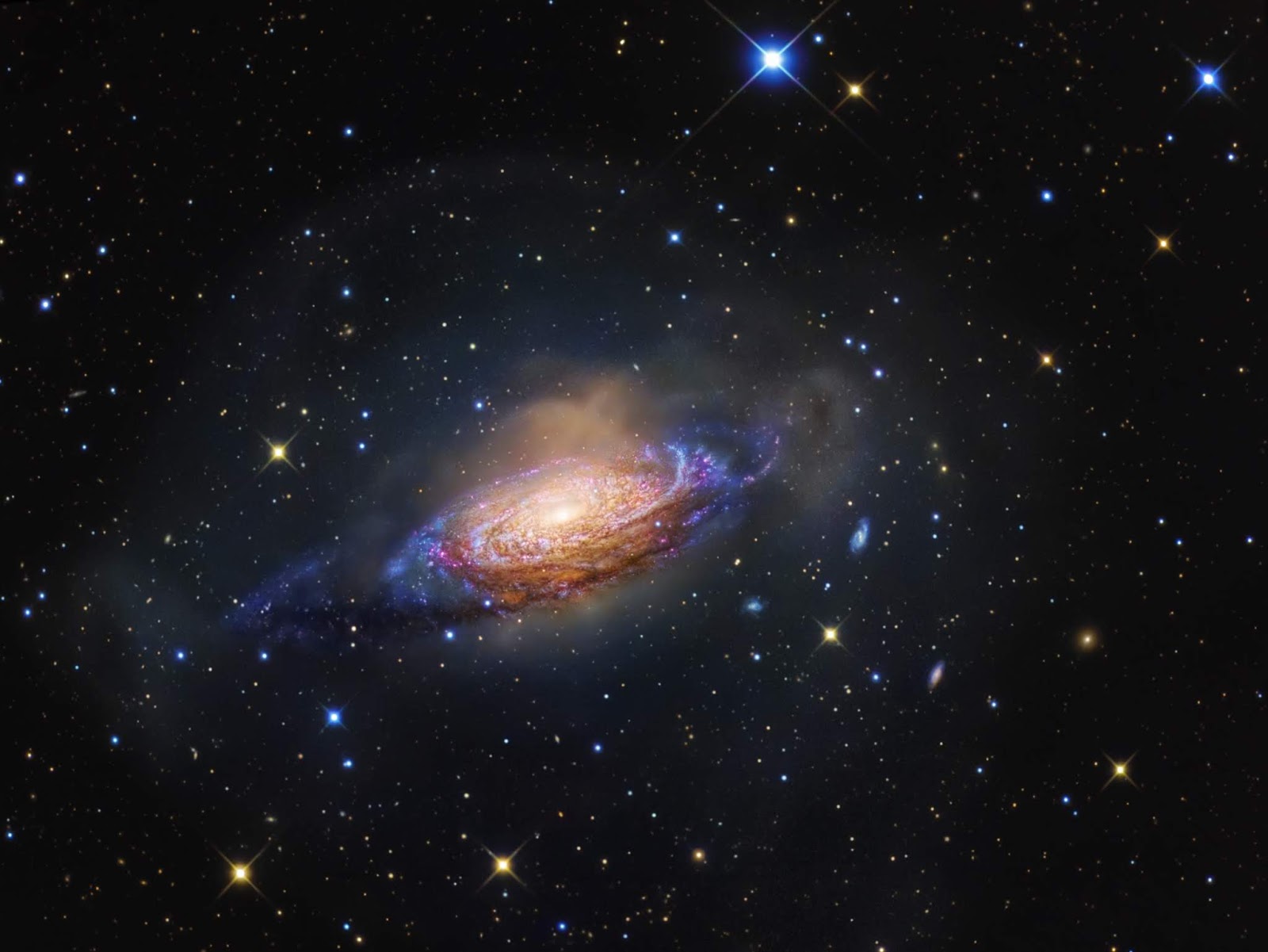 O Arp 261 e sua supernova